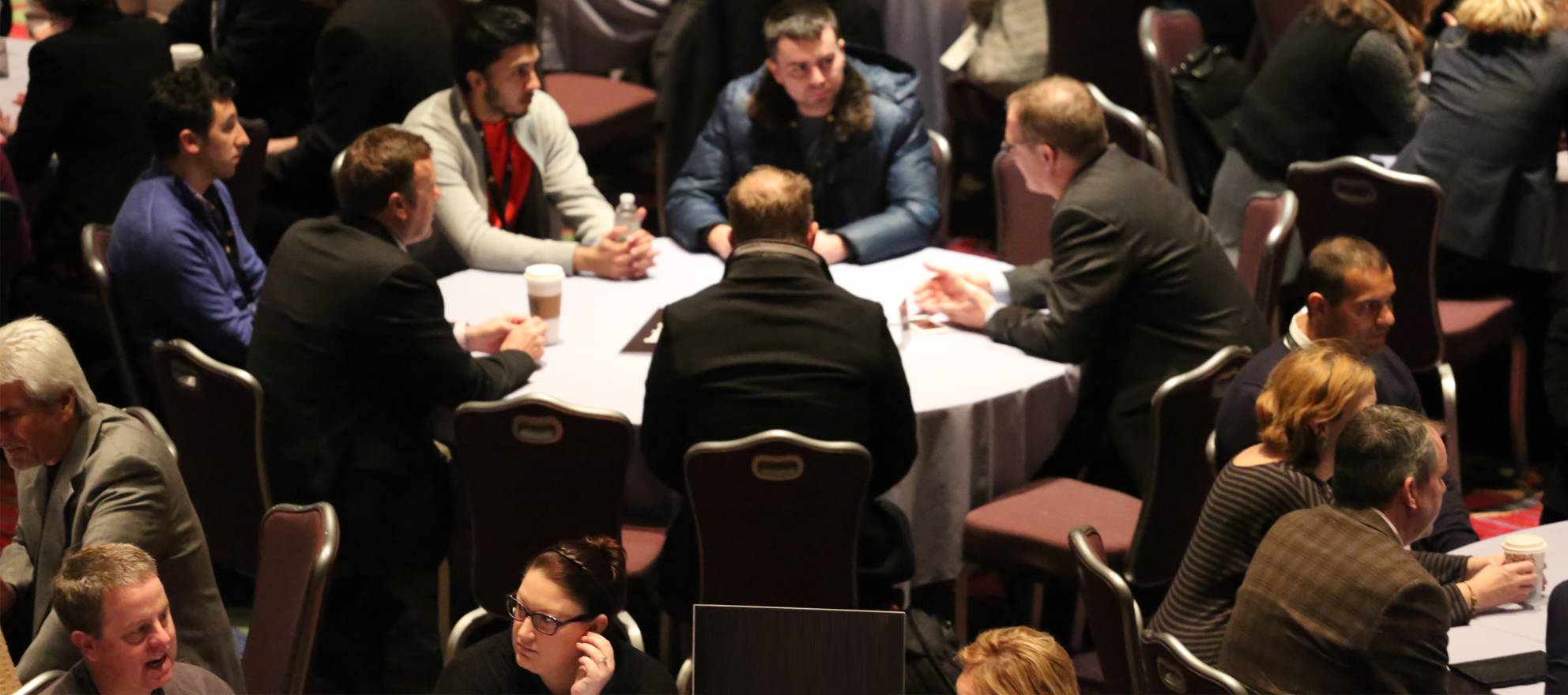 Mauricio Umansky's 3 tips for getting more referrals at conferences - Inman