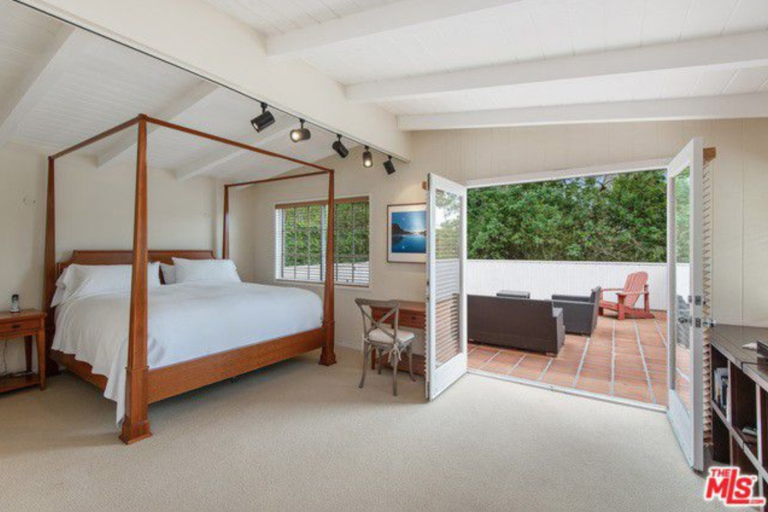 Steve Martin's Beverly Hills Villa Sells After Just 3 Weeks On Market ...