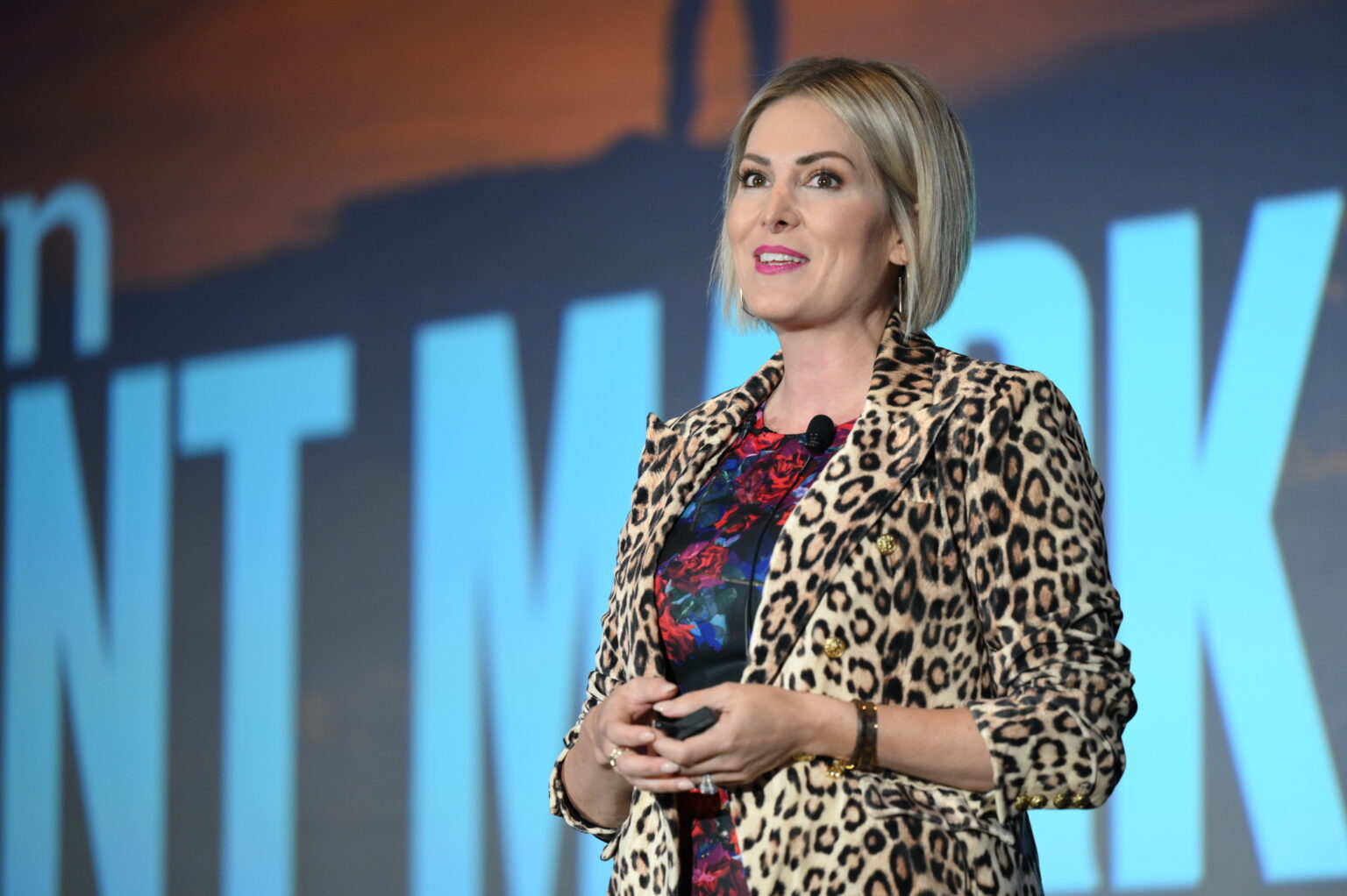 WATCH: Chelsea Peitz explains how to do the teach and reach with your ...