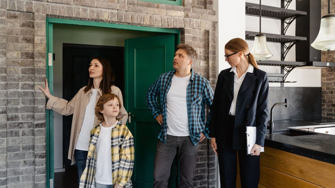 How Safe Are You? 17 Essential Safety Tips For Real Estate Agents ...