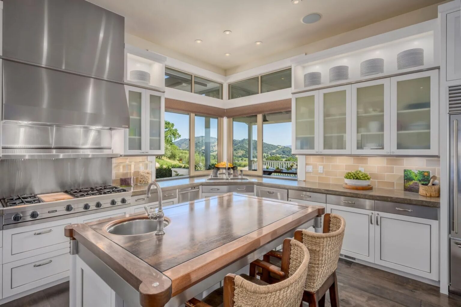 5 trends in high-end chef’s kitchens - Inman