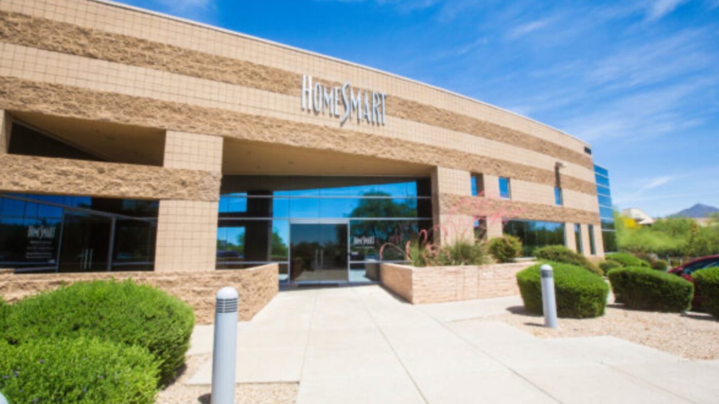 HomeSmart joins brokerages in allowing agents to shift from NAR | Inman ...